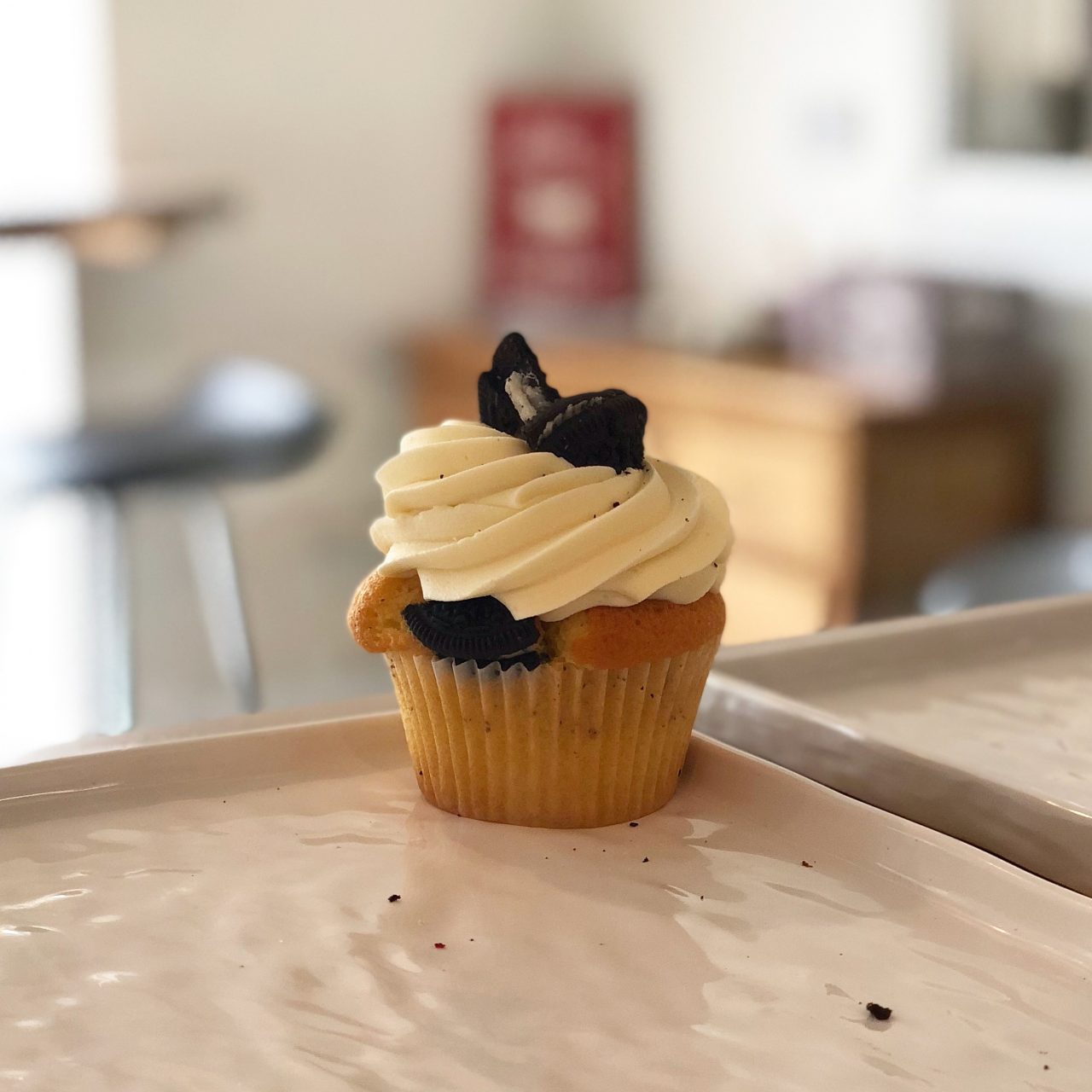 Fresh Cake, Cupcake & Brownies Online Bakery Cork | Messybuns